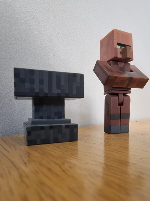 MINECRAFT VILLAGER BLACKSMITH Overworld Figure £8.00 - PicClick UK