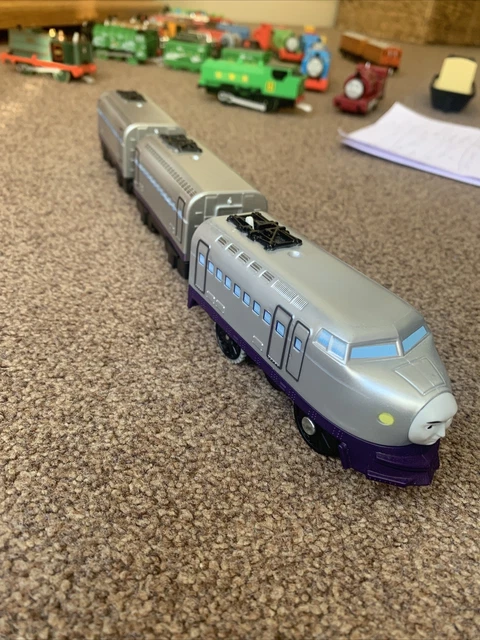 THOMAS AND FRIENDS Trackmaster Motorised Train Kenji & Coaches £8.99 ...