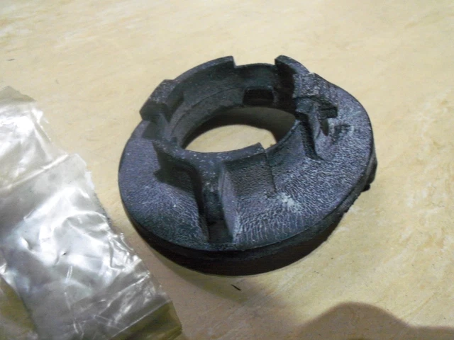 NEW GENUINE FORD Fiesta Mk6 Fusion Rear Spring Anti Squeak Rubber ...