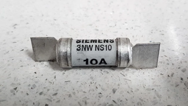 SIEMENS HRC INDUSTRIAL Fuse Link BS Type 3NW NS10 10A 80kA 550Vac BLADE ...