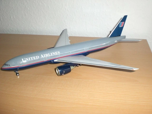 UNITED AIRLINES BOEING B777-222 Battleship Livery from 2000's £35.00 ...