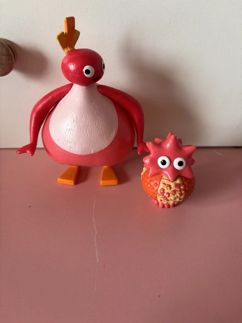 CBEEBIES TWIRLYWOOS RED Toodloo And Peekaboo Figures £6.50 - PicClick UK
