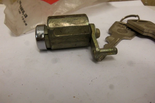 NOS GENUINE TOYOTA トヨタ CYLINDER LOCK CLASSIC LANDCRUISER HILUX STOUT ...
