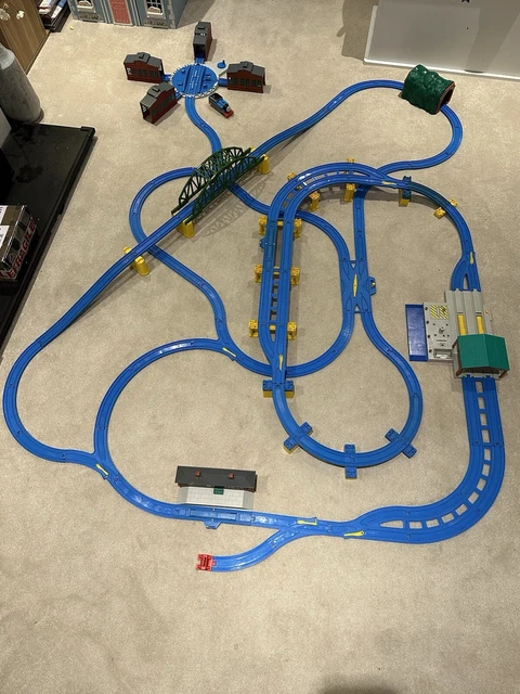 TOMY TRACKMASTER THOMAS Tank Engine Huge Track Bundle + Bullet train ...