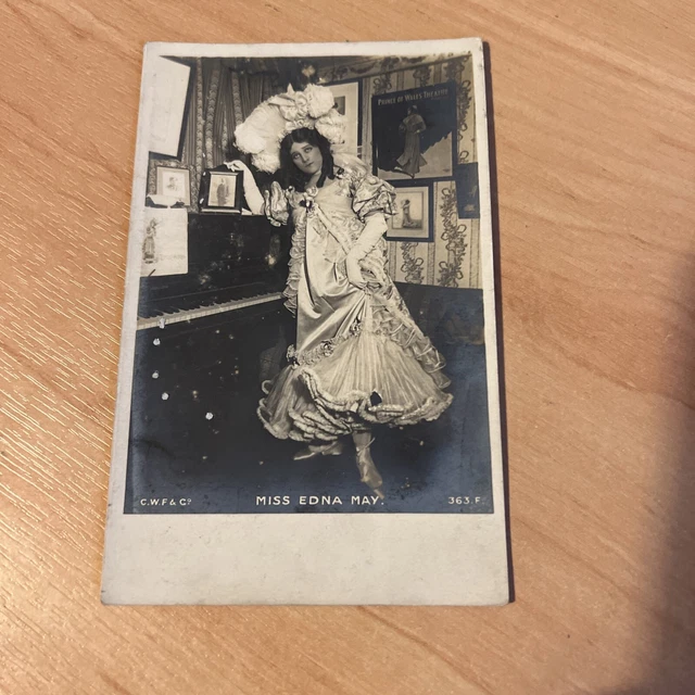 VINTAGE POSTCARD MISS Edna Day Very Fancy Dress & Hat Actress 1920? Z5 ...