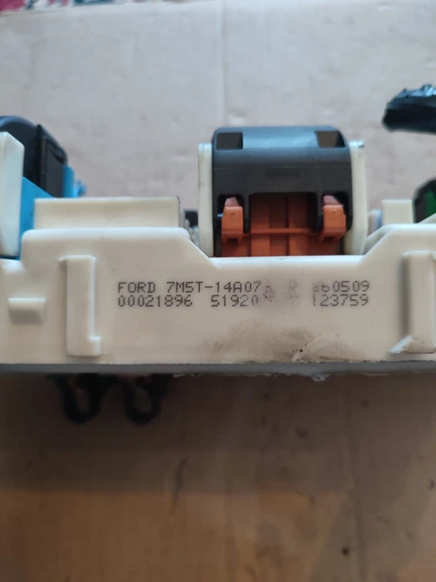 USED GENUINE FORD Kuga Mk1 Body Control Module Fuse Box Bcm 7M5T-14A073 ...
