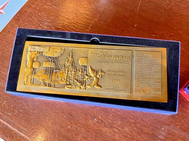 DISNEY EURO DISNEYLAND Paris Commemorative Passport Limited Edition Box ...