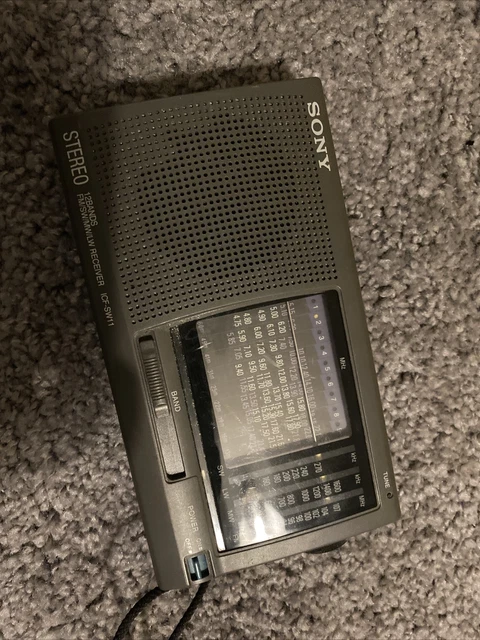 SONY ICF-SW11 FM/SW/MW/LW World Radio 12 bandes récepteur radio portable comme neuf EUR 29,00 ...