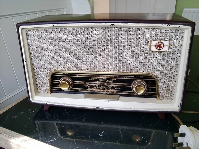 VINTAGE PYE &CAPRICE& Valve Radio Model No R31. Possibly Bakelite ...