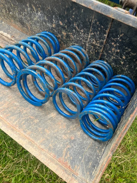 LAND ROVER DEFENDER 110 300tdi springs £50.00 - PicClick UK