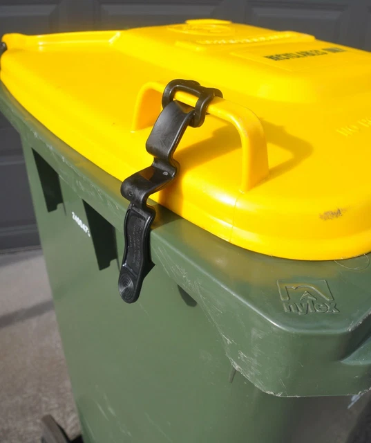 SAFEWASTE WHEELIE BIN Lid Latch- Keeps bin contents in place. Set of 10 ...