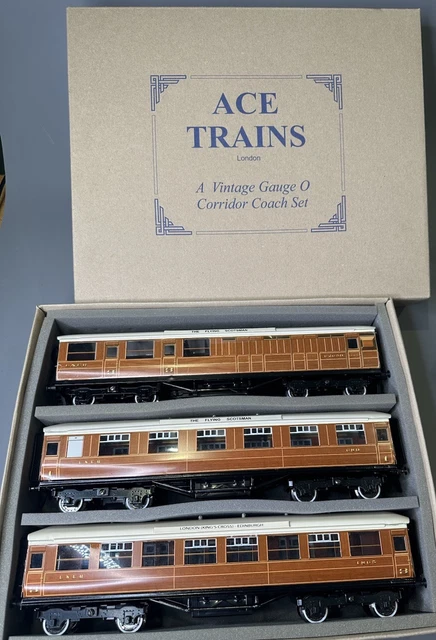 ACE TRAINS VINTAGE O GAUGE COACH SET OF THREE LNER C/4 Set B Flying ...