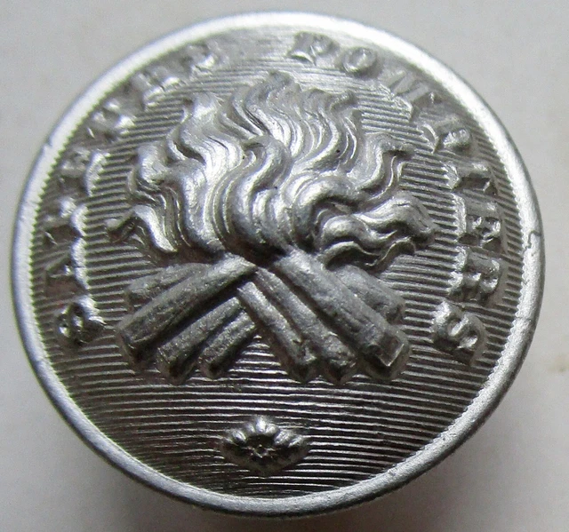 GEWÖLBTER METALLKNOPF VERSILBERT für Feuerwehr beim Metzger gestreifter ...