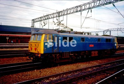 BRITISH RAILCLASS 86 Electric Locomotive 86239 Crewe 1988 Orig Slide ...
