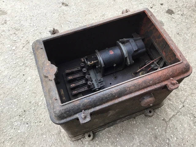 LARGE ANTIQUE CAST IRON VICTORIAN Transformer Box IGRANIC ELECTRIC £100 ...