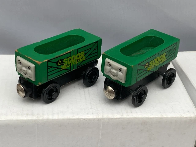 WOODEN RAILWAY THOMAS The Tank Engine SODOR RECYCLING TRUCKS X2 EUR 11 ...