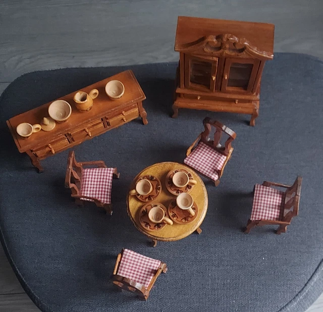 LOT MEUBLES ET Vaisselle Miniatures En Bois Pour Maison De Poupées EUR 30,00 - PicClick FR