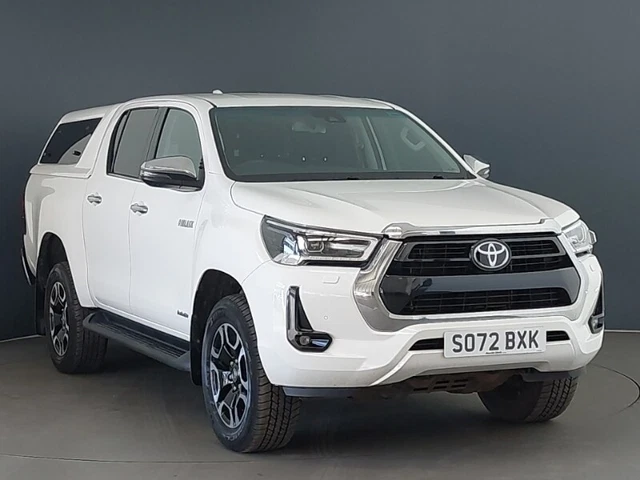 2023 TOYOTA HILUX Invincible D/Cab Pick Up 2.4 D-4D Auto Pick-up Diesel ...