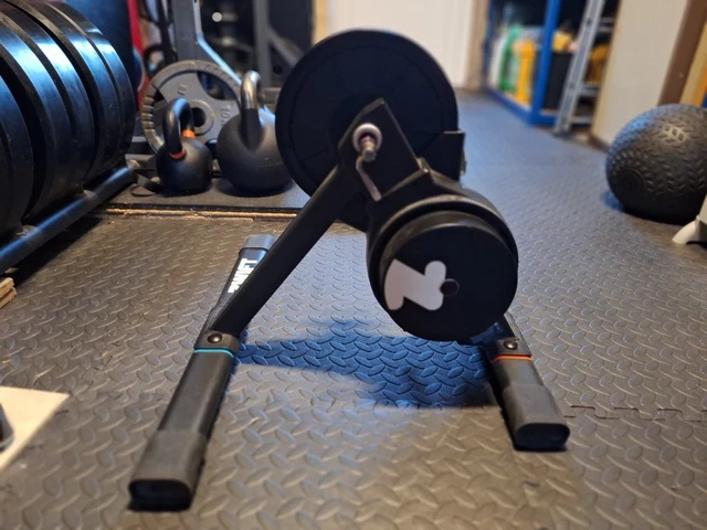 ZWIFT HUB ONE Smart Trainer with Zwift Cog, zwift click, hub adapter £ ...