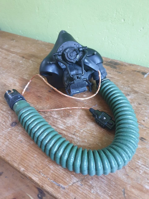 RAF AVIATORS P3/3A Oxygen Mask with tube and mike fitted. (no mike ...