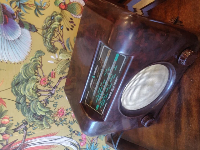 VINTAGE 1940S/50S BUSH DAC 90a Bakelite valve radio fully working £89. ...