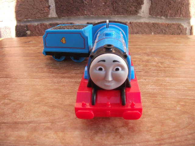 THOMAS TANK ENGINE & Friends Motorized Trackmaster Revolution Train ...