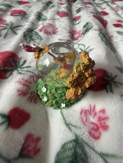 AUTHENTIC & GENUINE Disney Winnie The Pooh Collectible Snow Globe ...