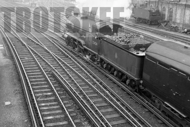 LARGER NEGATIVE BR British Railways Steam Loco 32424 Class H2 Brighton ...