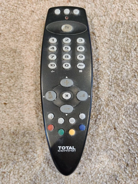 TOTAL CONTROL UNIVERSAL Remote Control URC 11 2410 R00 Working clean ...