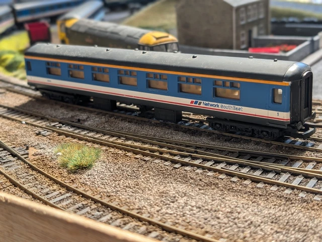 LIMA NETWORK SOUTHEAST MKII MK2 First Composite Coach Unboxed £16.20 ...