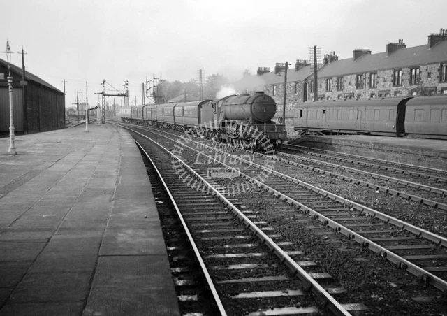 PHOTO BR BRITISH Railways Steam Locomotive Class V2 60816 at Larbert in ...