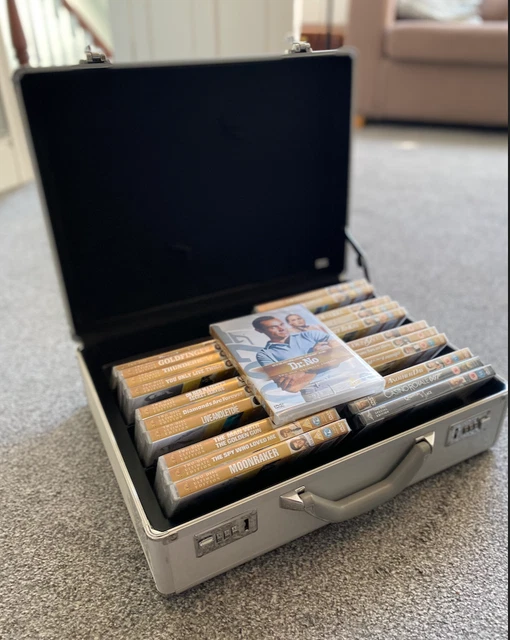 JAMES BOND ULTIMATE Edition Briefcase Collection DVDs - mega rare 22 ...