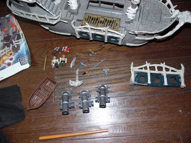 MEGA BLOKS PYRATES Dread Eye’s Phantom Ghost Ship Incomplete Lot 95524 ...