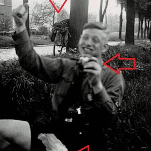 ORG.FOTO HJ,DJ,PIMPFE,JUNGVOLK,YOUTH,JUGEND,BOY,BUBE,BEIM ESSEN Brot ...