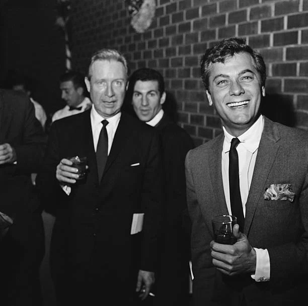 AMERICAN ACTOR TONY Curtis circa 1960s OLD MOVIE PHOTO $9.00 - PicClick AU