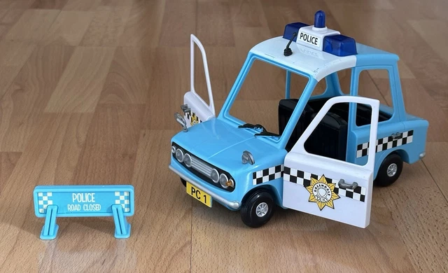 POSTMAN PAT PC Selby Friction Police Car Large Scale + Road Sign- No ...