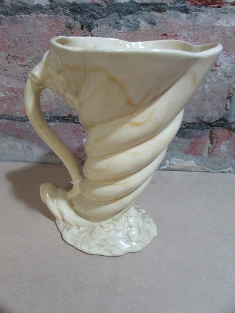 AUSTRALIAN POTTERY GREENWAY 1930s DECO CORNUCOPIA SHELL CONE VASE ...