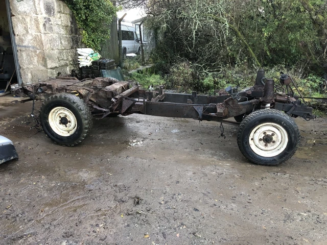 LAND ROVER DEFENDER 110 rolling chassis - No ID or logbook - For spares ...
