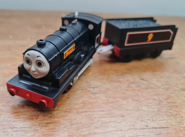 TOMY TRACKMASTER THOMAS the Tank Engine battery operated Donald Tender ...