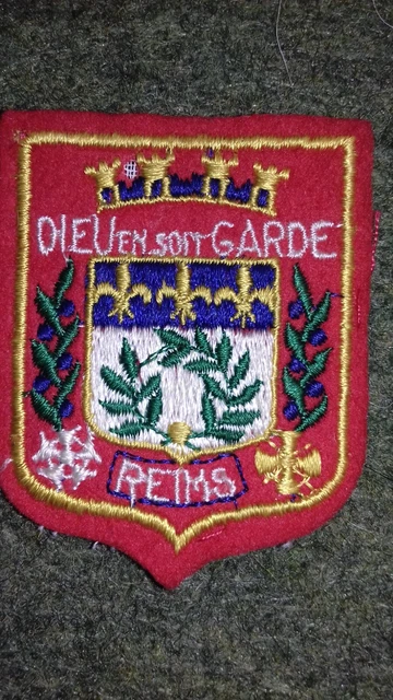 ANCIEN INSIGNE TISSU Brode Scout Reims Dieu En Soit Garde Scouts ...