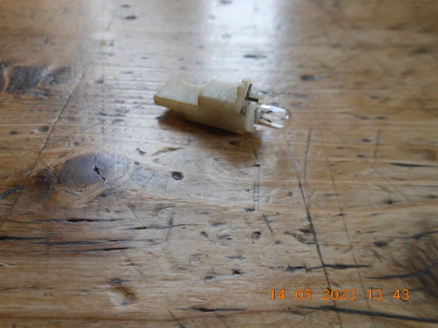 VW VOLKSWAGEN TYPE 2 Bay Window Dashboard Dash Bulb Holder 141957397A £ ...