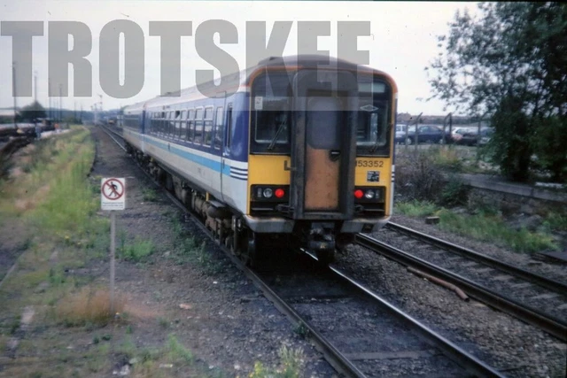 35MM SLIDE BR British Rail DMU Class 153 153352 1993 Original £4.99 ...