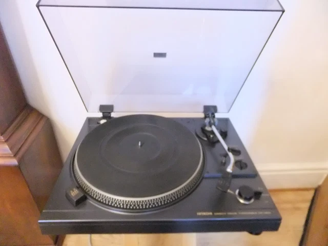 HITACHI TURNTABLE/RECORD PLAYER. HT-350. 2 Speed. Direct Drive SPARES ...