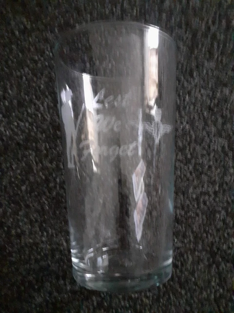 ENGRAVED LEST WE Forget Soldier & Parachute Regiment Crest Pint Glass ...