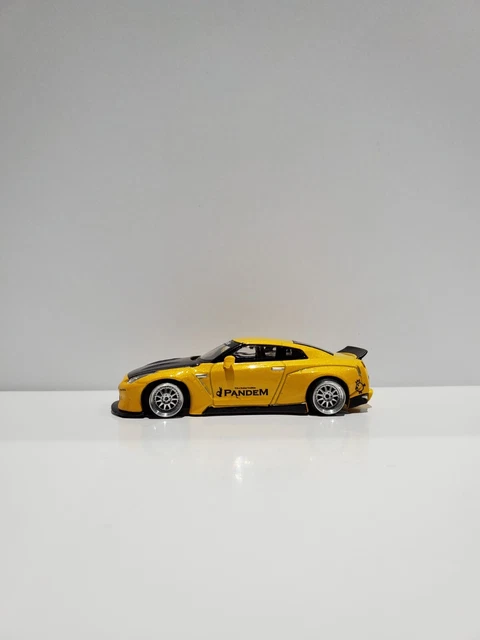 1/64 SCALE DIECAST Car MINI GT Nissan Skyline GT-R R35 Metallic Yellow ...