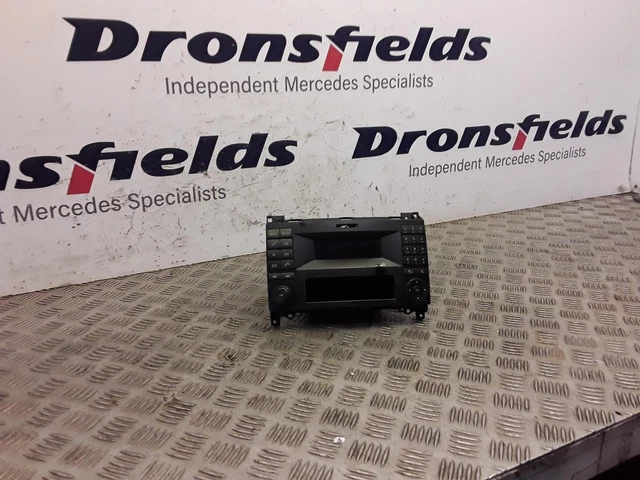 MERCEDES BENZ SPRINTER 2017 Radio/Cd/Stereo Head Unit A9069000004 £132. ...