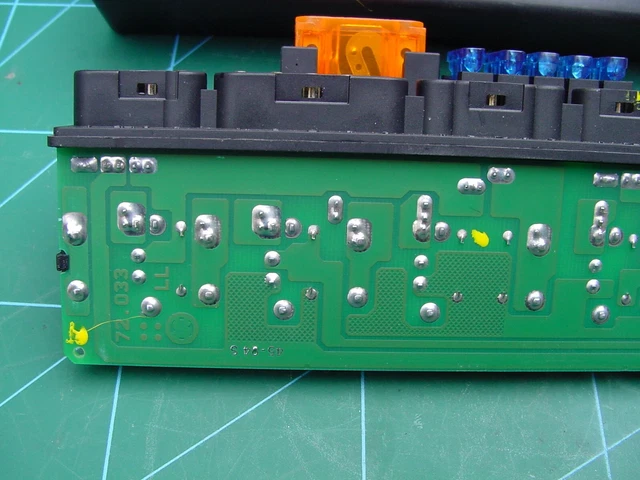 MERCEDES SLK R170 Multi Purpose Relay Fusebox A2105400072 Fuse Board £ ...