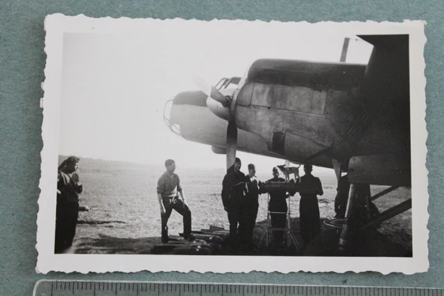 FOTO PHOTO JX Flugzeug airplane Dornier Do 17 Hund Bombe Soldat Legion ...