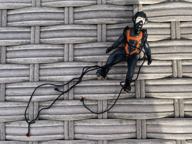 ACTION MAN SCUBA Diver/Kite Man Toy Figure with Strings £5.99 - PicClick UK
