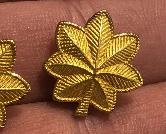 VINTAGE US ARMY Major Gold Oak Leaf Insignia Military Pins Pair Meyer £ ...
